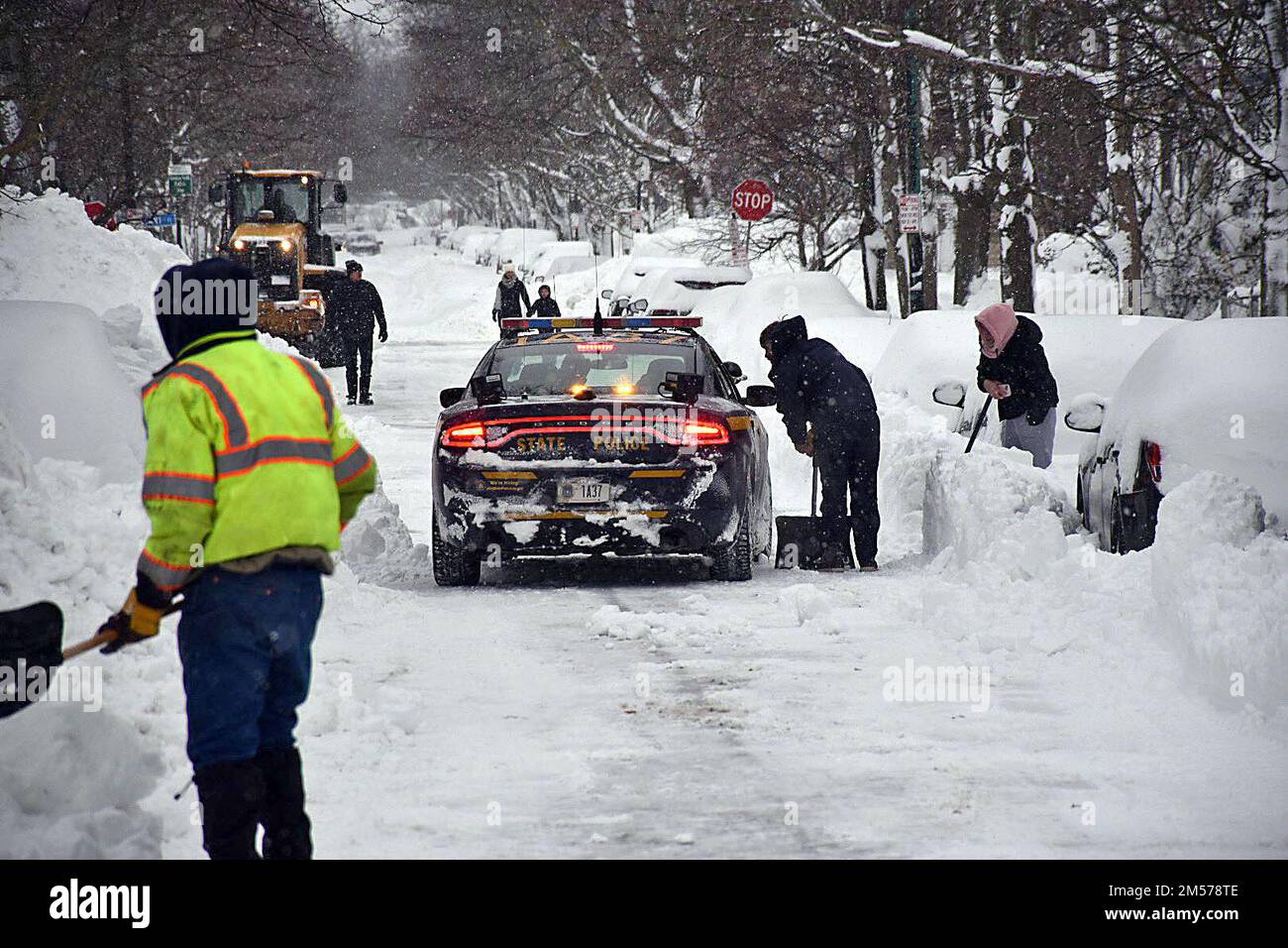 Buffalo, New York, USA. 26th Dec, 2022. Troopers assist road clearing ...