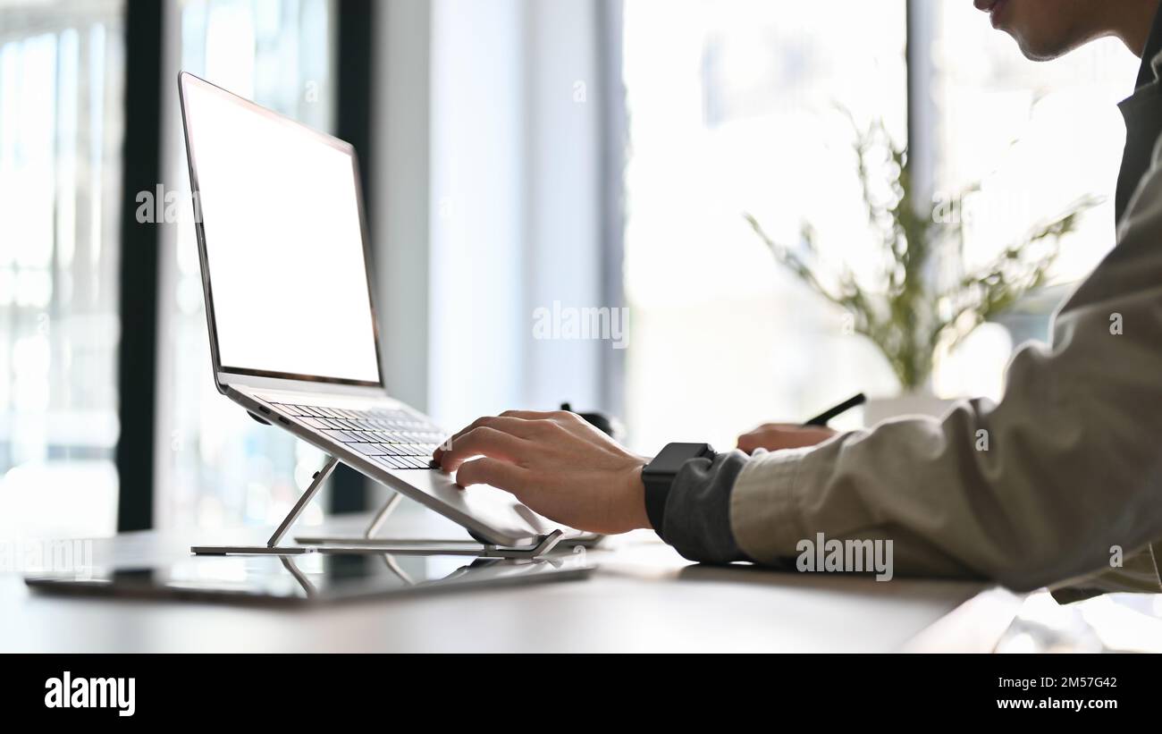 Sop working hi-res stock photography and images - Alamy