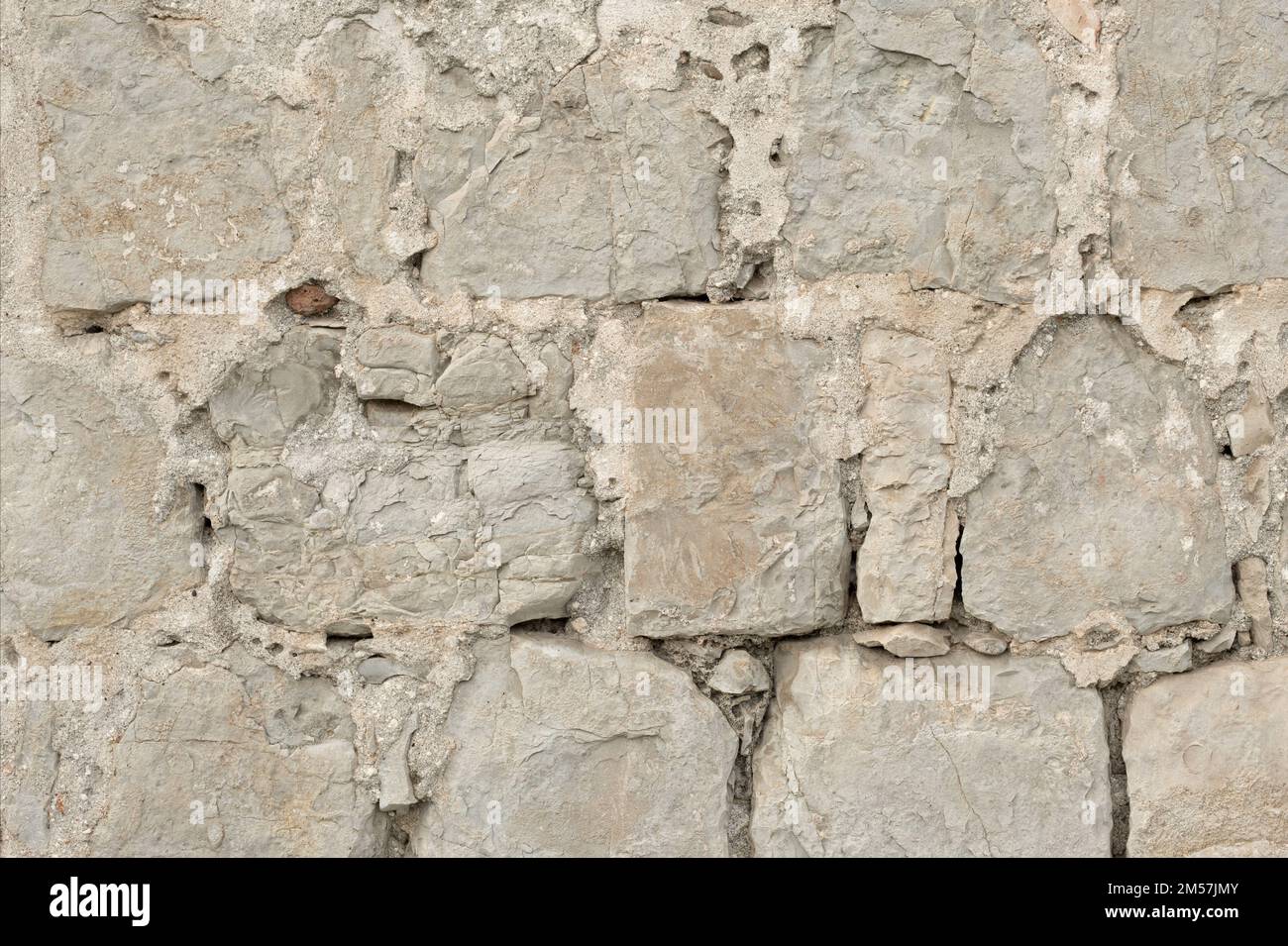 Destroyed stone wall hi-res stock photography and images - Alamy