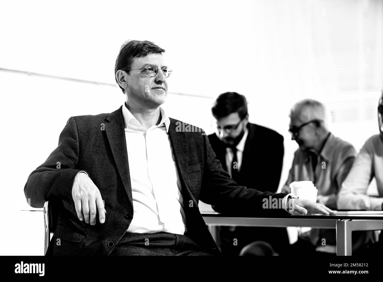 Thinking office business black Black and White Stock Photos & Images ...