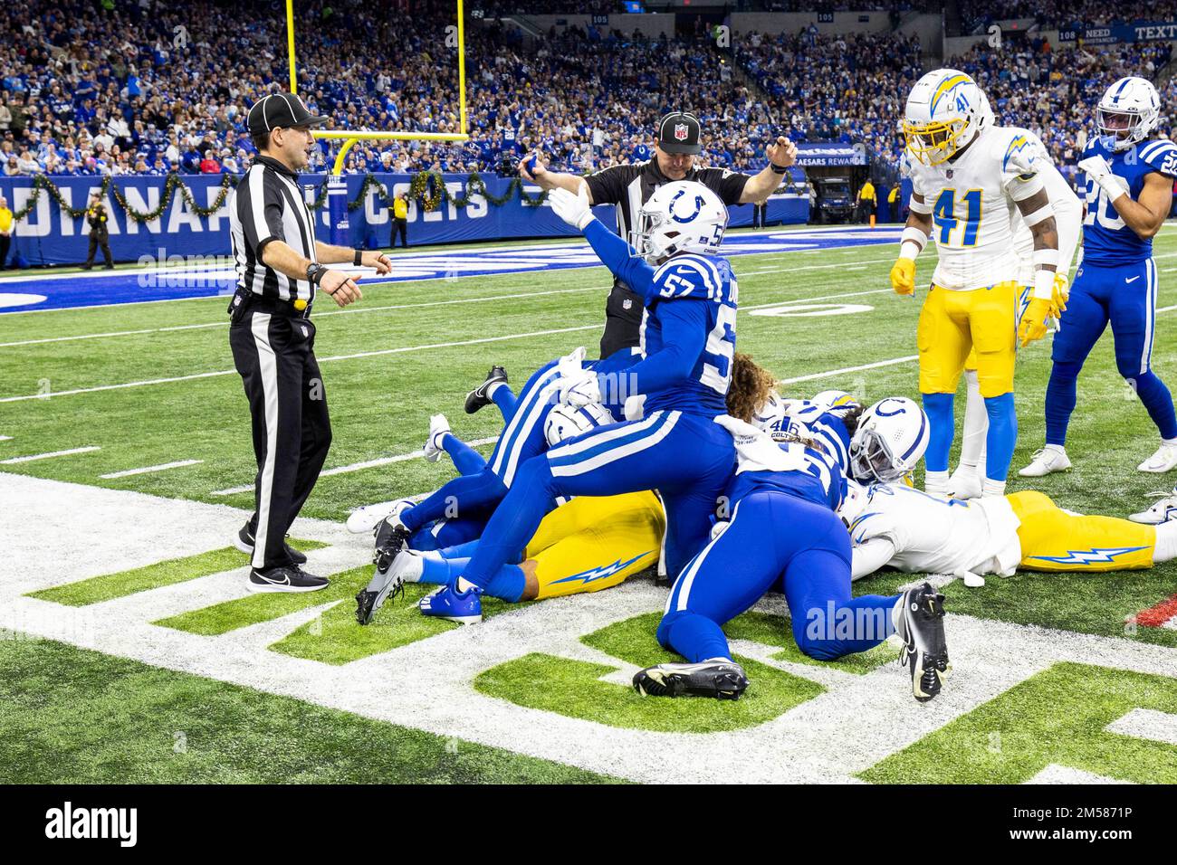 Indianapolis, Indiana, USA. 26th Dec, 2022. Players look to recover ...