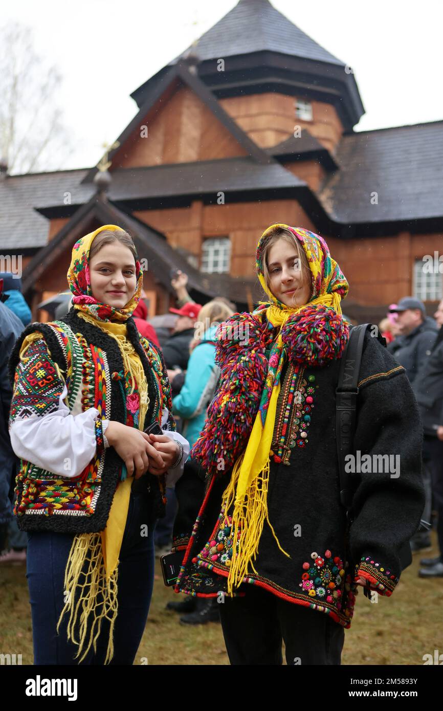 Non Exclusive: KRYVORIVNIA, UKRAINE - DECEMBER 25, 2022 - Two women ...