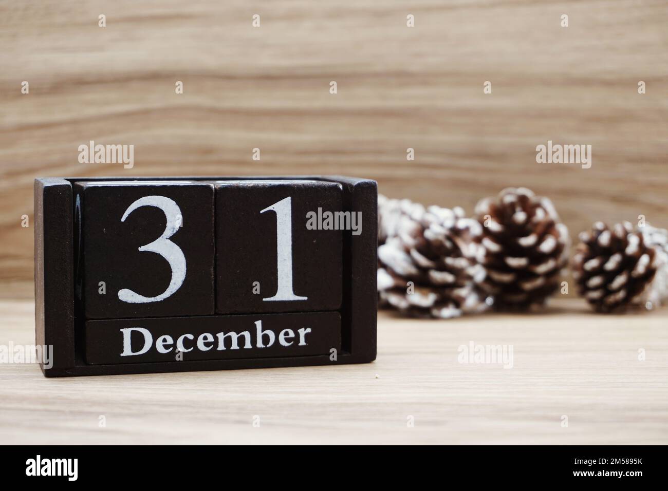 December 31 calendar daily hi-res stock photography and images - Alamy