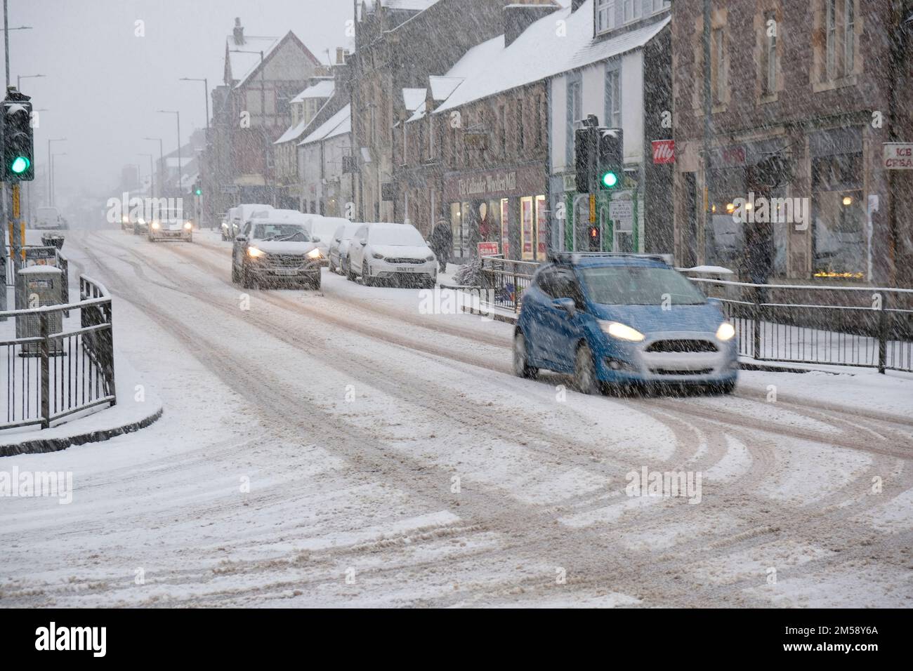 Callander, Scotland, UK. 27th December 2022. Heavy snow falling causing ...