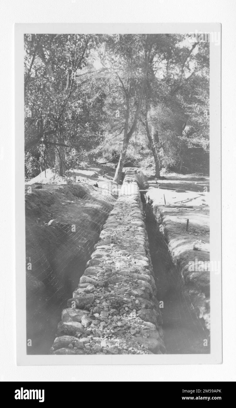 Indian dam Black and White Stock Photos & Images - Alamy