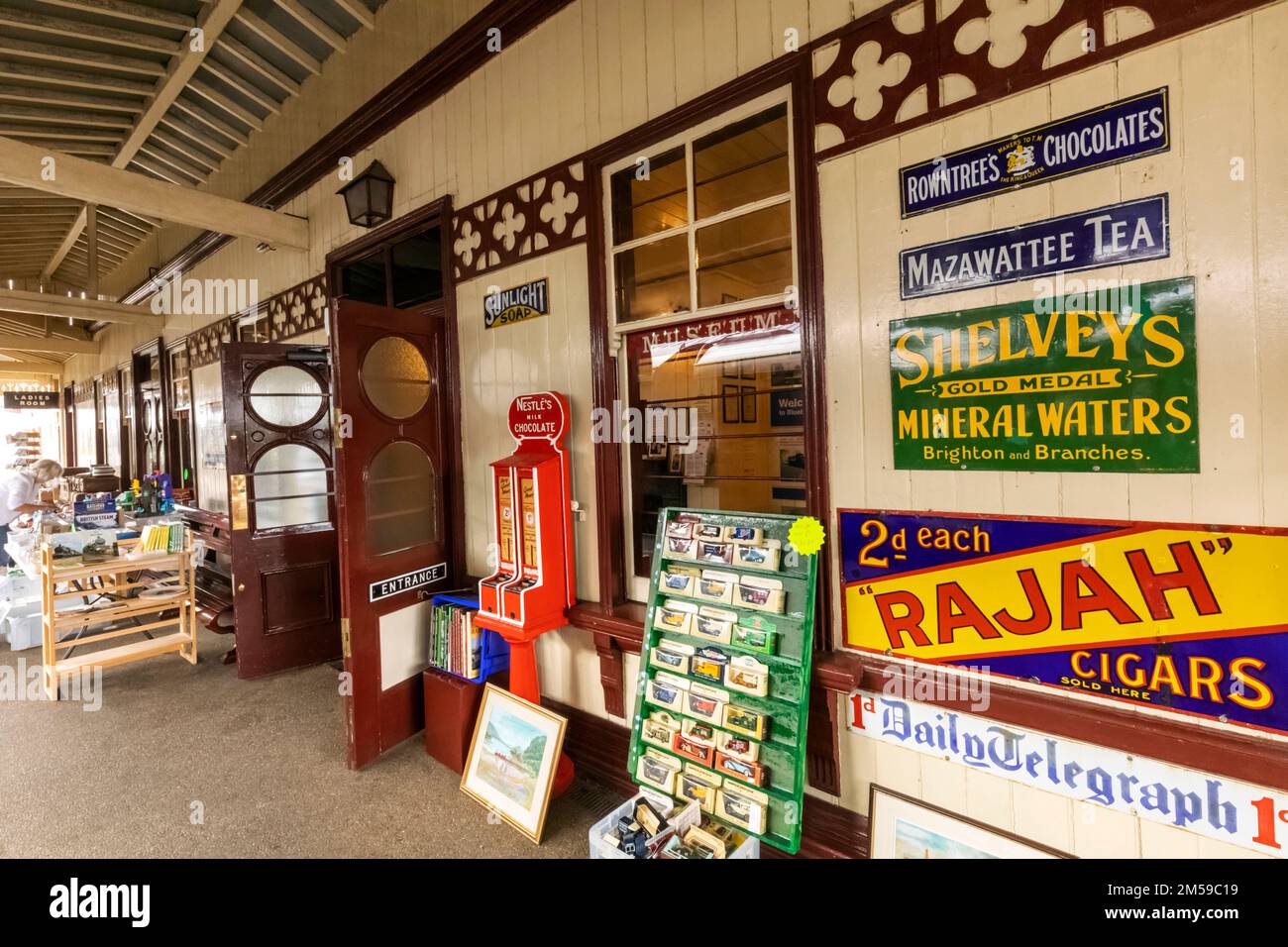 England, Sussex, Bluebell Railway, Sheffield Park Station, Platform ...