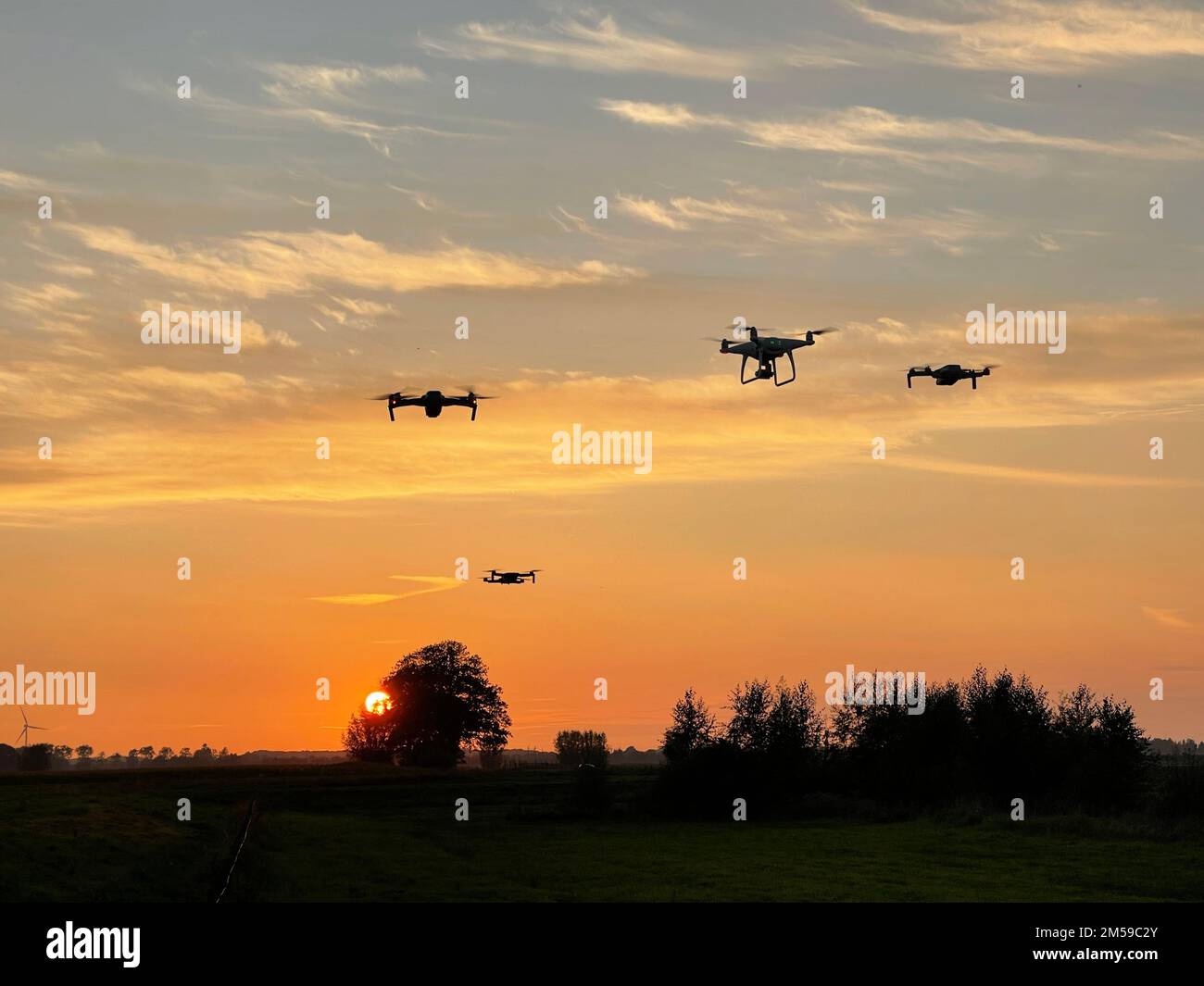 Drone silhouettes hi-res stock photography and images - Alamy