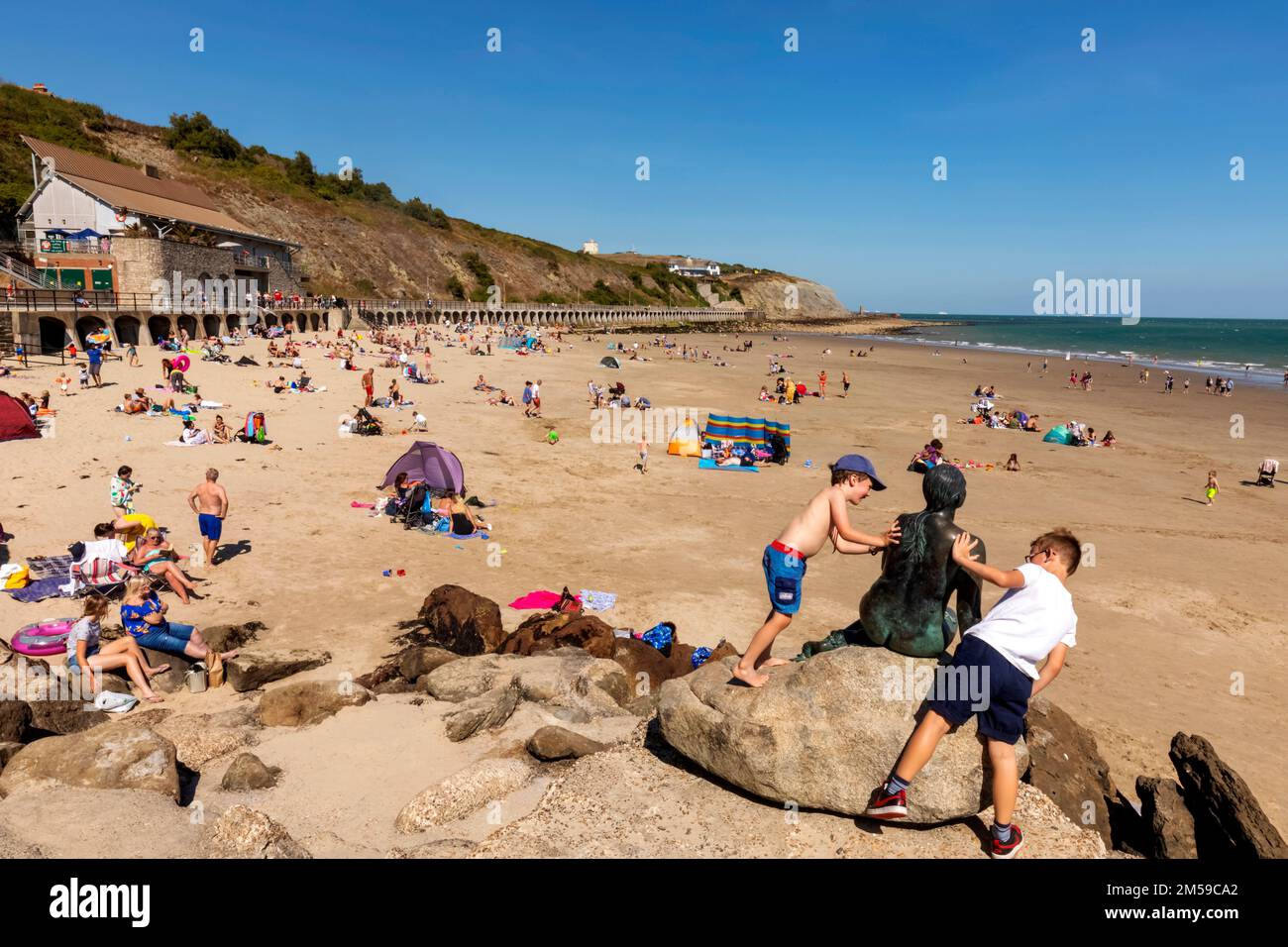 England, Kent, Folkestone, Sunny Sands Beach, Sculpture of Georgina ...