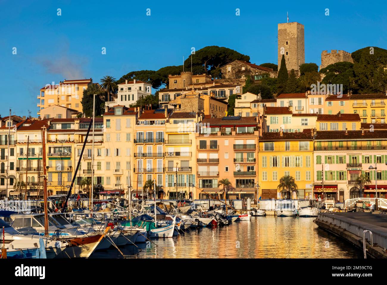 France, French Riviera, Cote d'Azur, Cannes, Le Vieux Port and Le ...