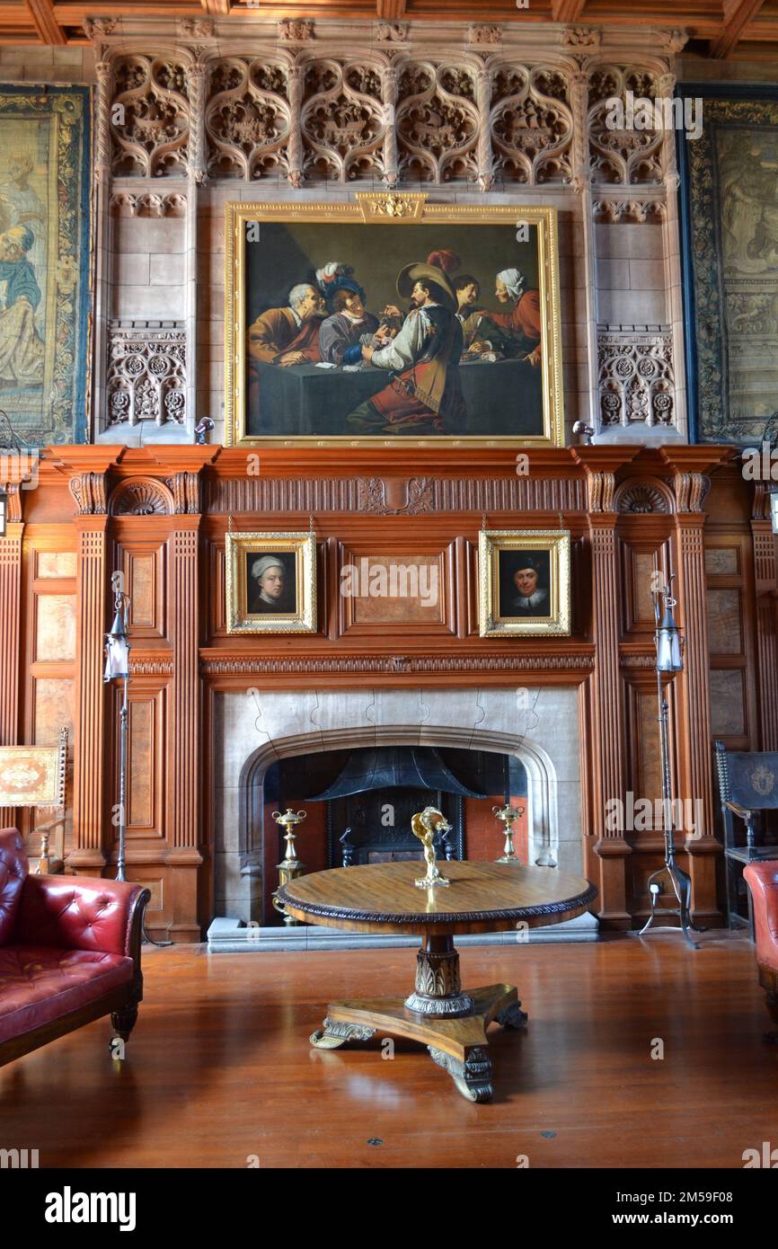 Bamburgh castle fire place hi-res stock photography and images - Alamy