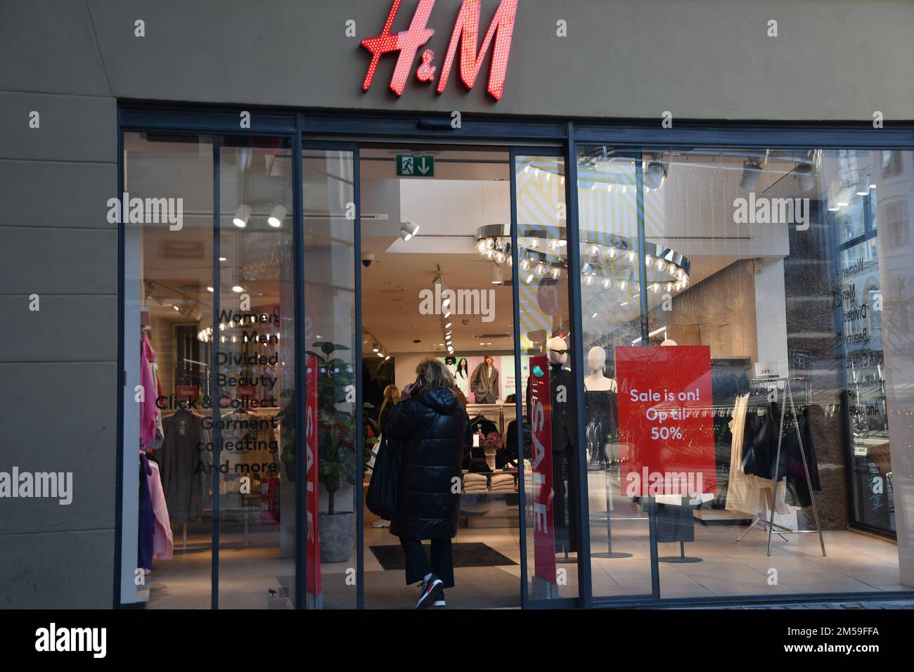 Copenhagen/Denmark/27 December 2022/sale at Swedish retail store H&M ...