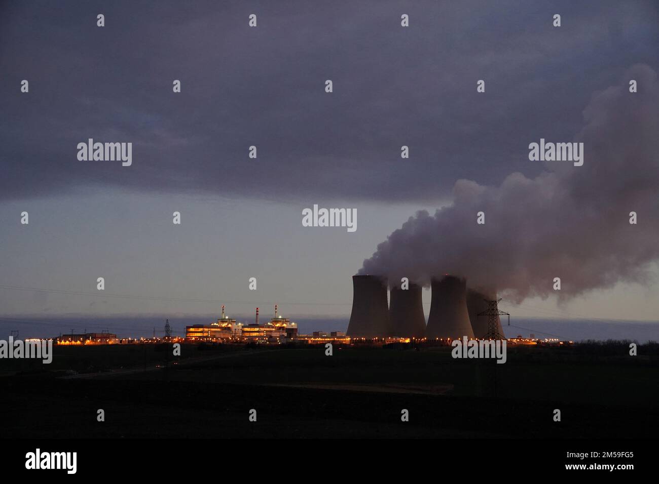 16 terawatt hours twh of electricity hi-res stock photography and ...