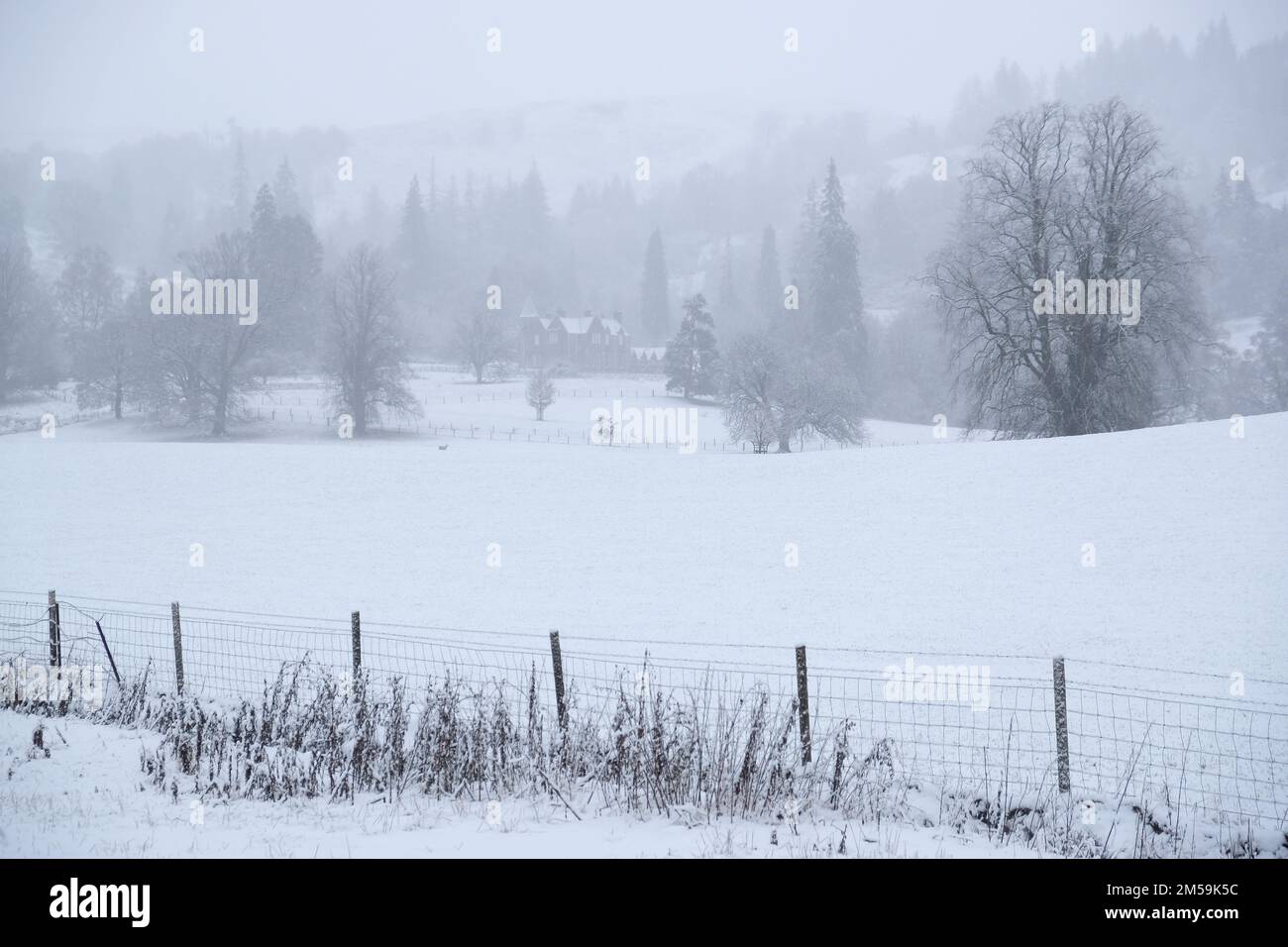 Callander, Scotland, UK. 27th December 2022. Heavy snow falling in ...