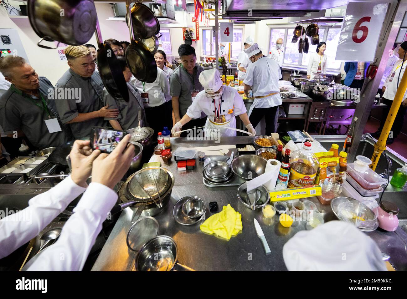 Kuala Lumpur, Malaysia. 27th Dec, 2022. Chefs compete during the 2nd ...