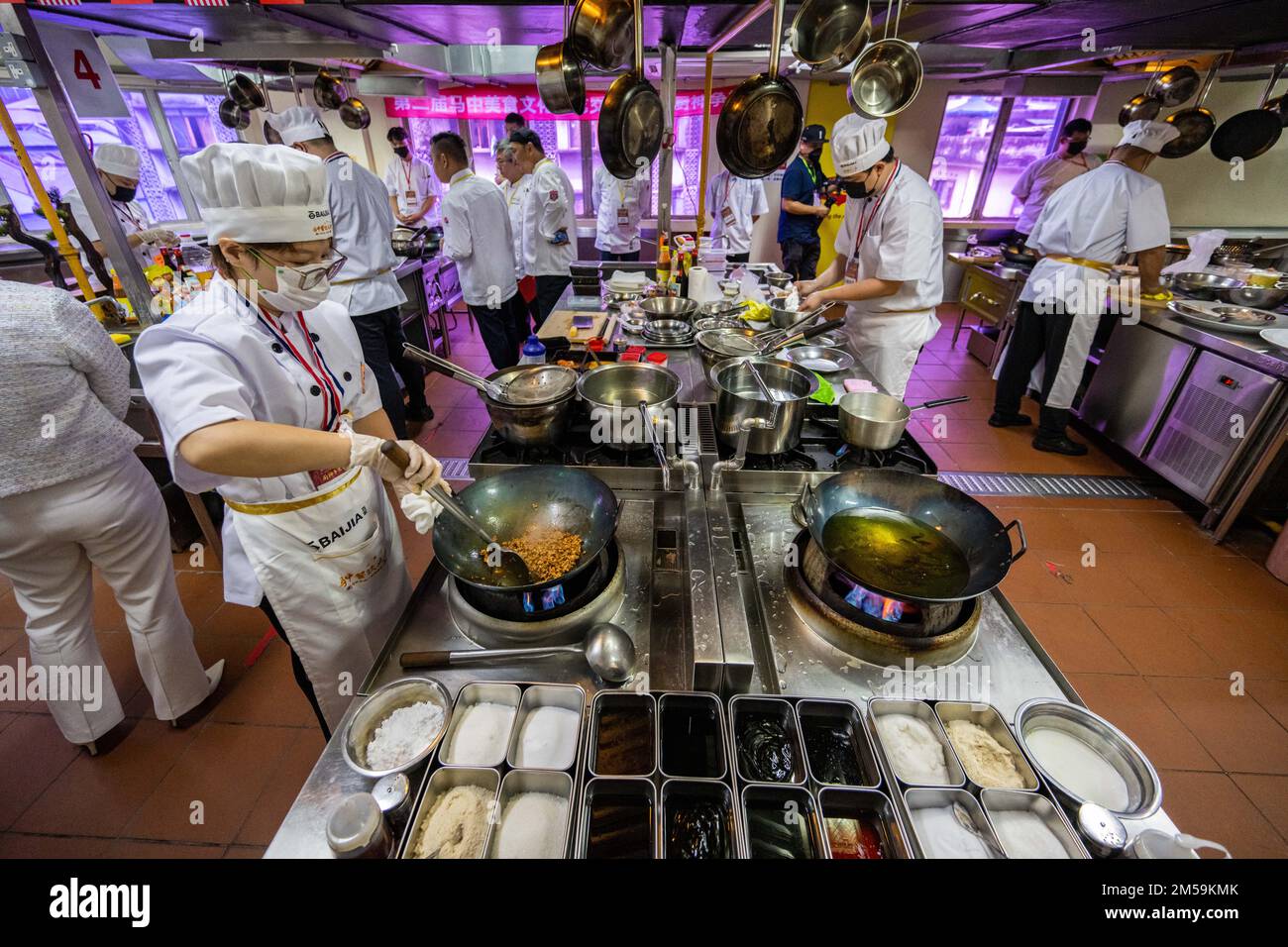 Kuala Lumpur, Malaysia. 27th Dec, 2022. Chefs compete during the 2nd ...