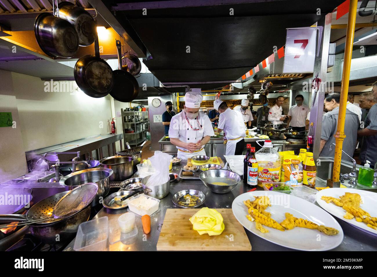 Kuala Lumpur, Malaysia. 27th Dec, 2022. Chefs compete during the 2nd ...