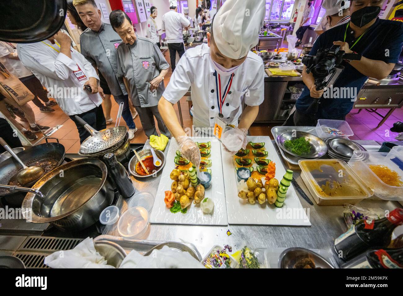 Kuala Lumpur, Malaysia. 27th Dec, 2022. A chef competes during the 2nd ...