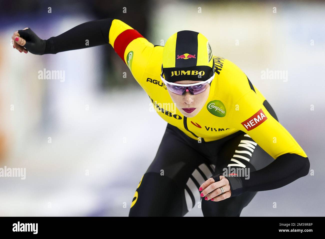 HERENVEEN - Antoinette Rijpma - de Jong in action on the 3000 meters ...