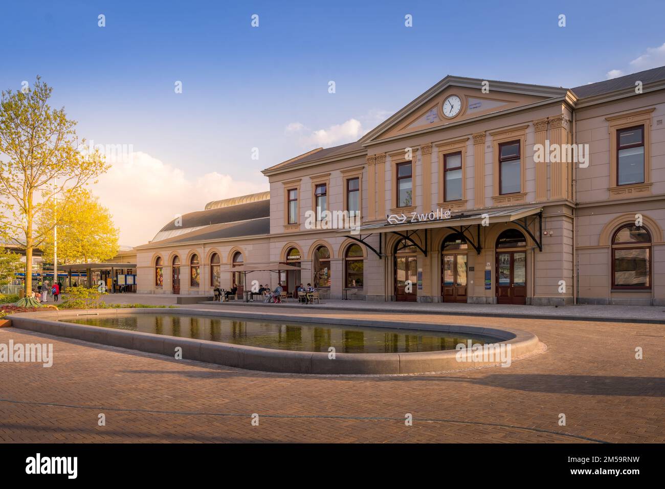 Station zwolle hi-res stock photography and images - Alamy