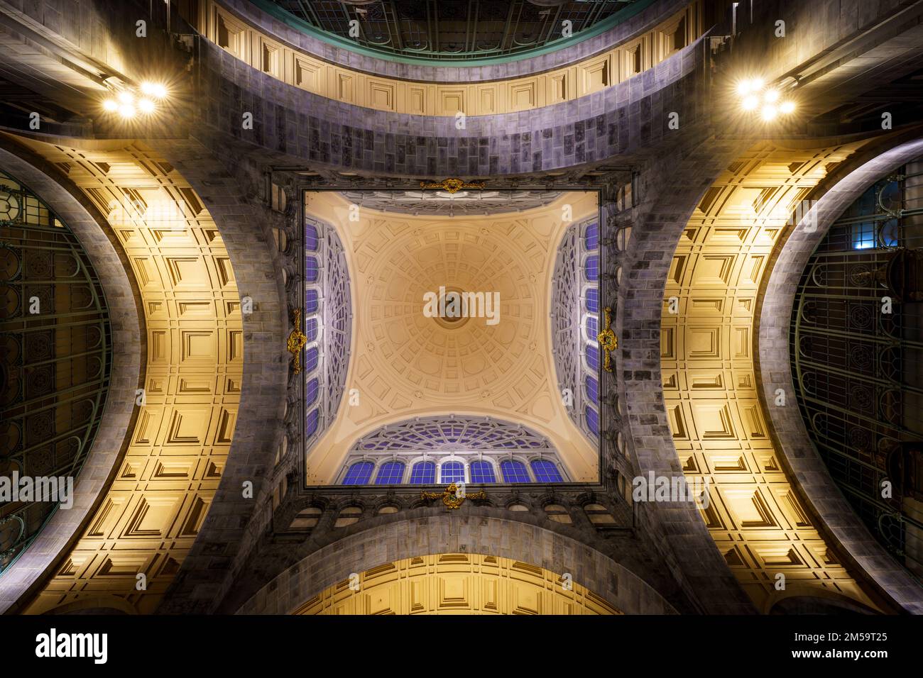 A vertical low angle shot of the ceiling of the Antwerpen-Centraal ...