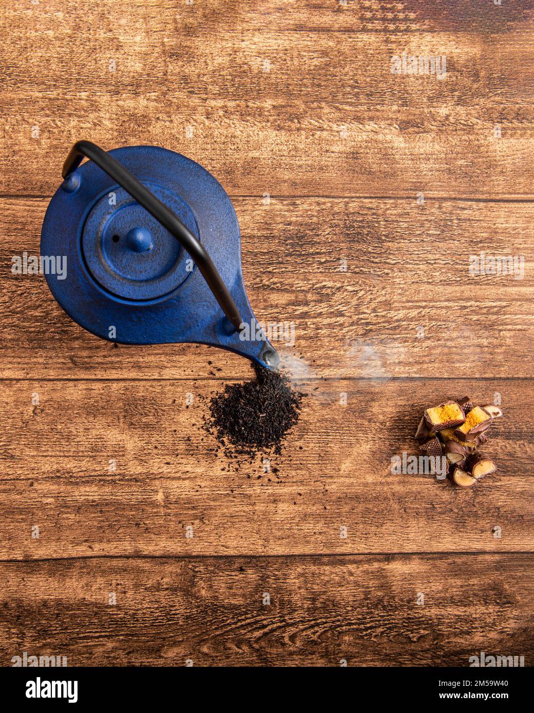 Blue teapot hi-res stock photography and images - Alamy