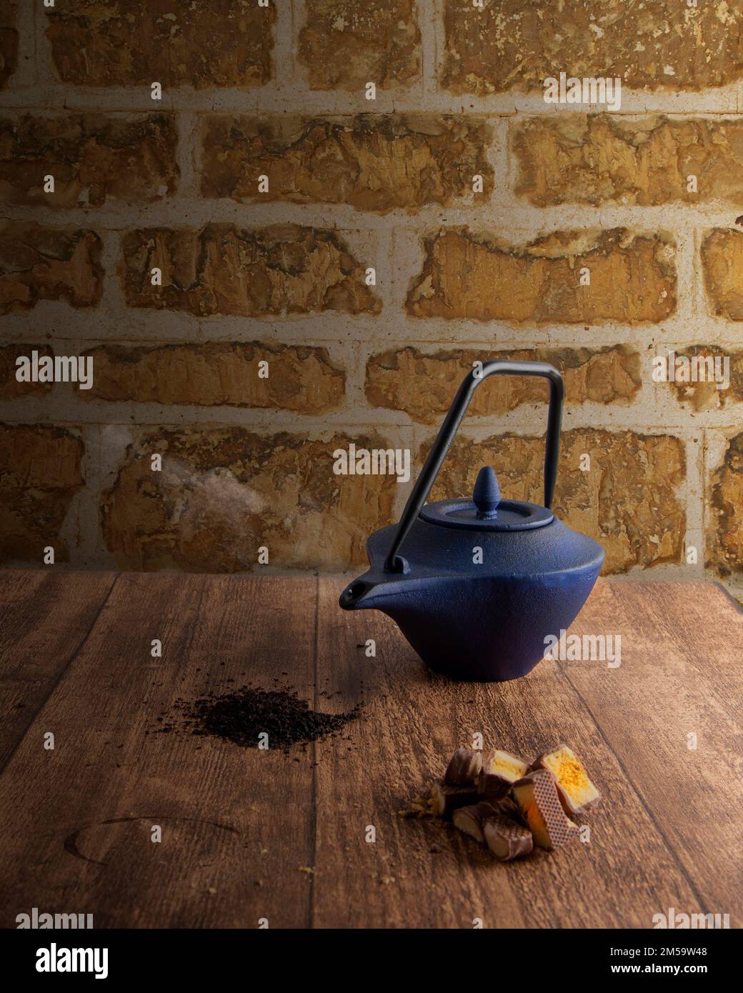 Blue teapot hi-res stock photography and images - Alamy