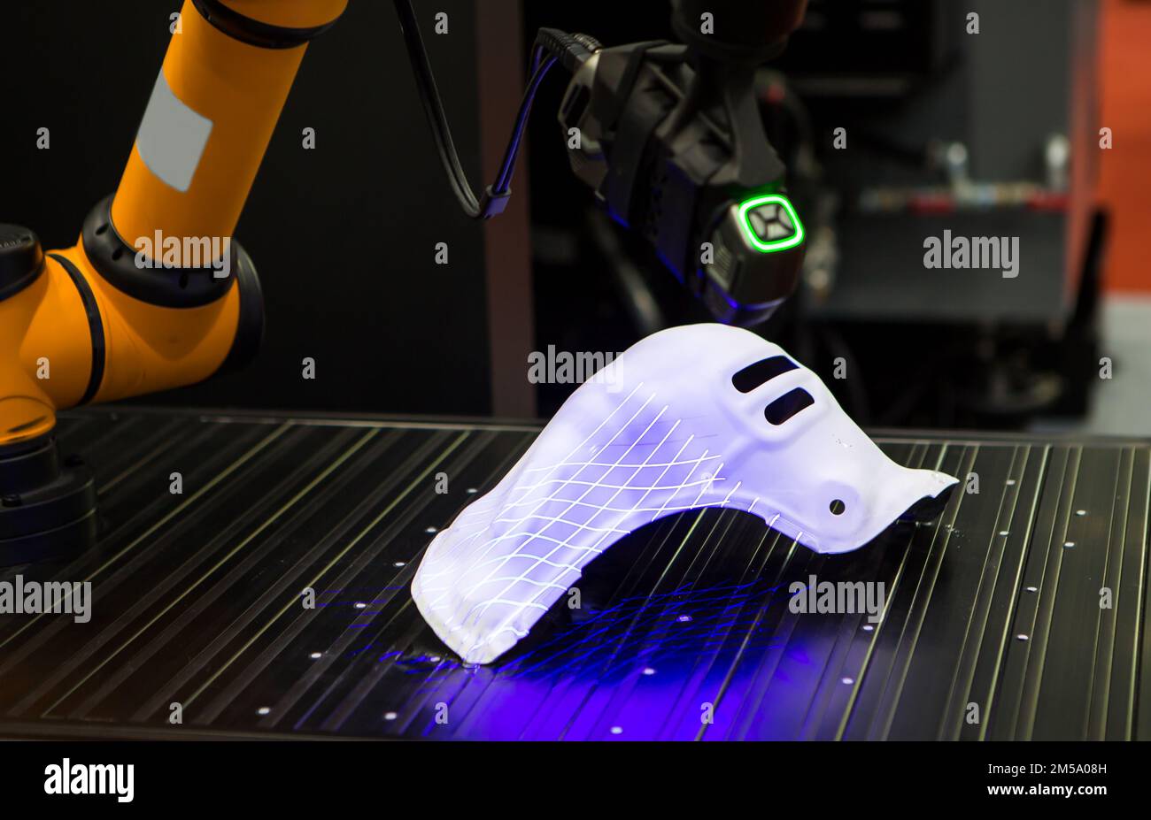 Automated 3D measurement. Robot perform 3D scan on workpiece ...