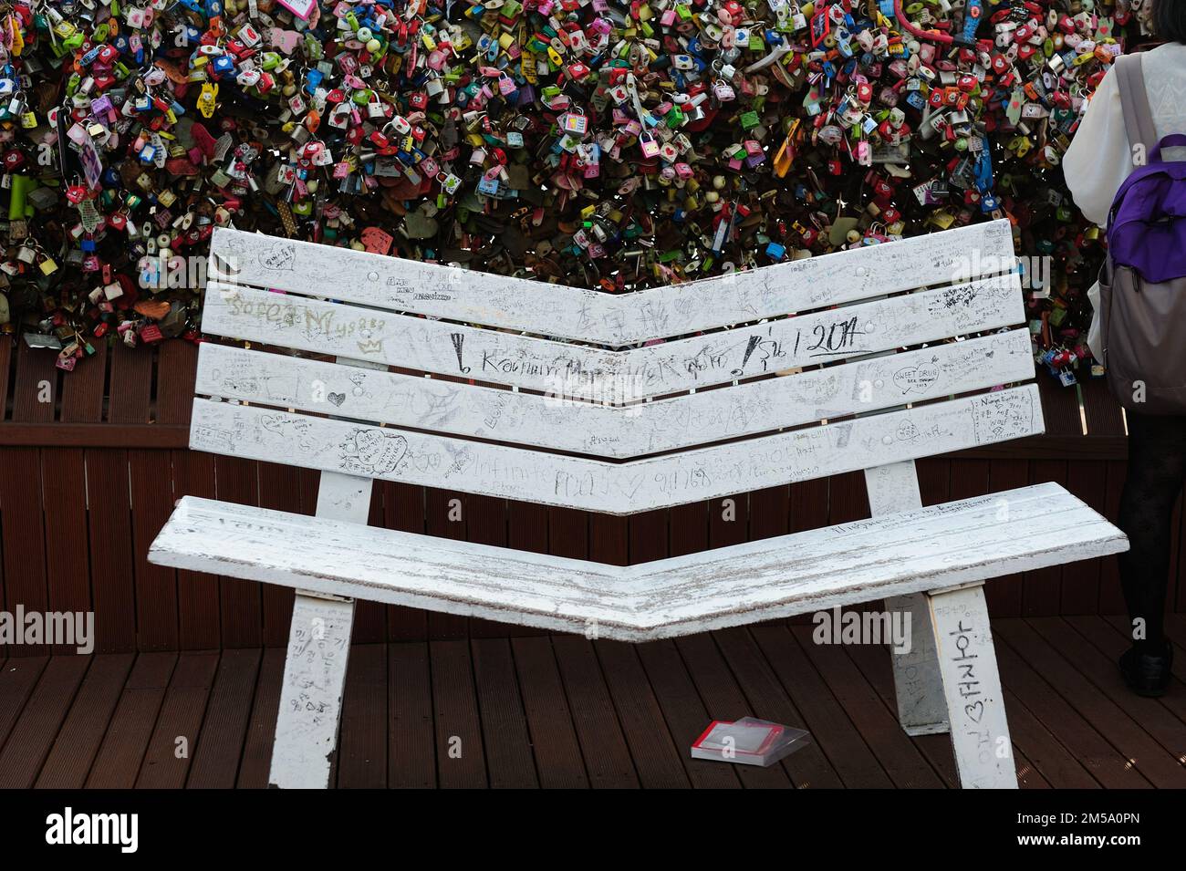 A bench behind heart padlocks in Seoul Stock Photo - Alamy
