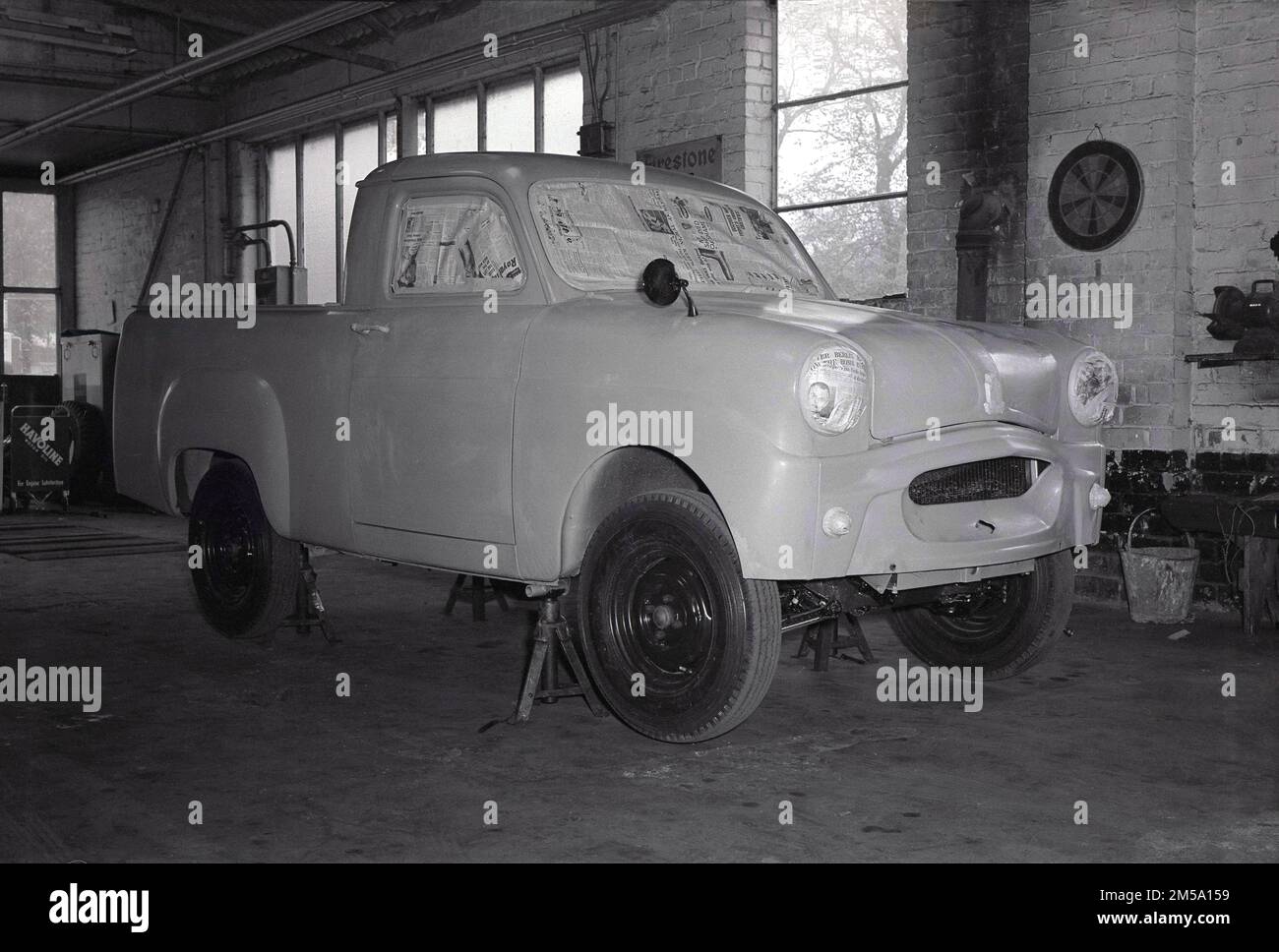 Standard ten pick up hi-res stock photography and images - Alamy