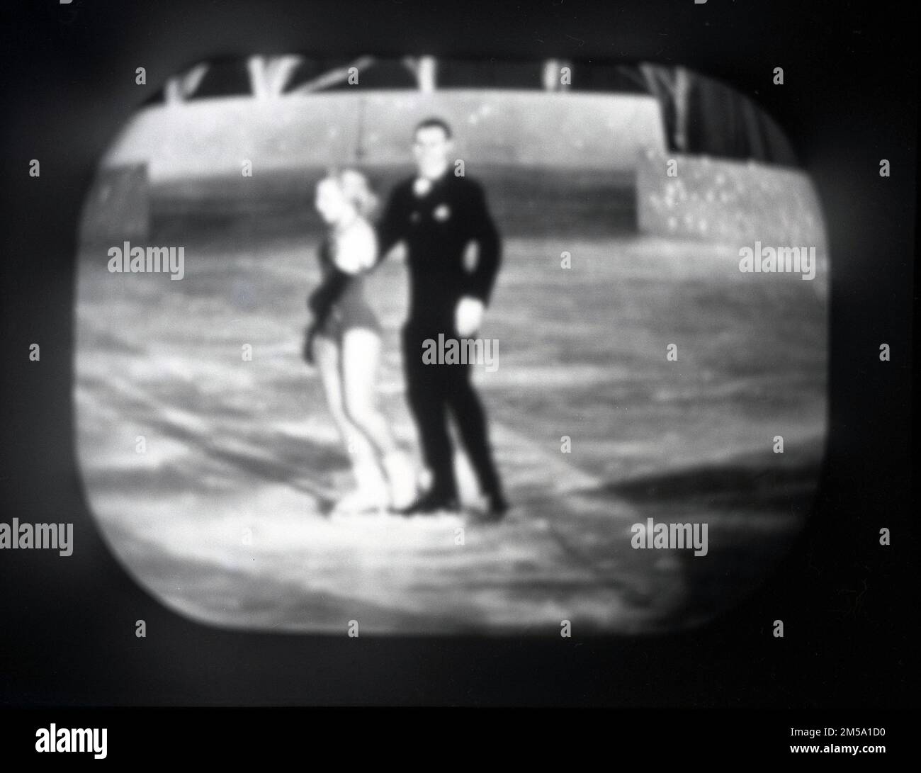 Uk television 1950s hi-res stock photography and images - Alamy