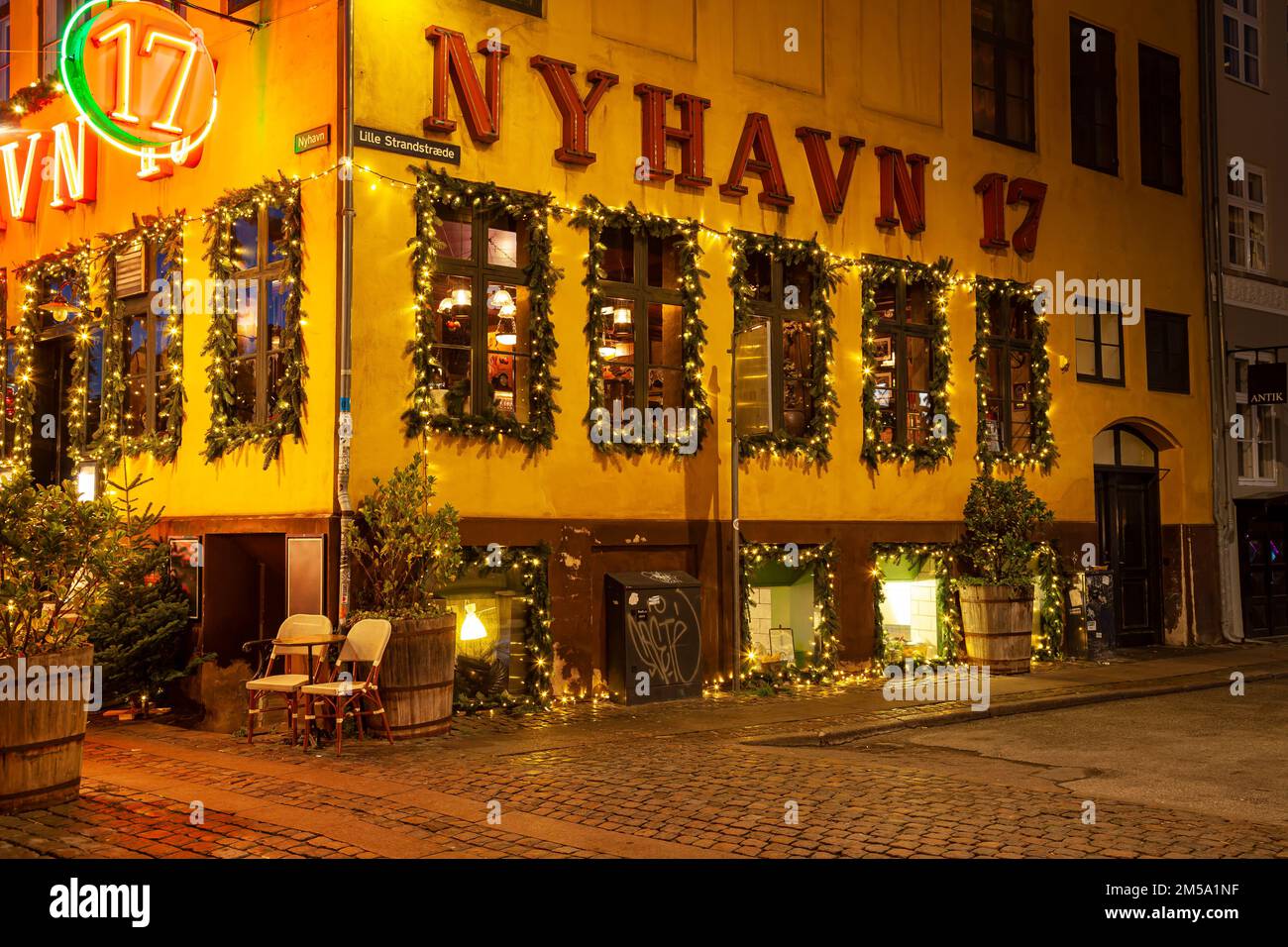 Nyhavn 17 bar, Copenhagen harbour, Copenhagen, Denmark, Europe Stock ...