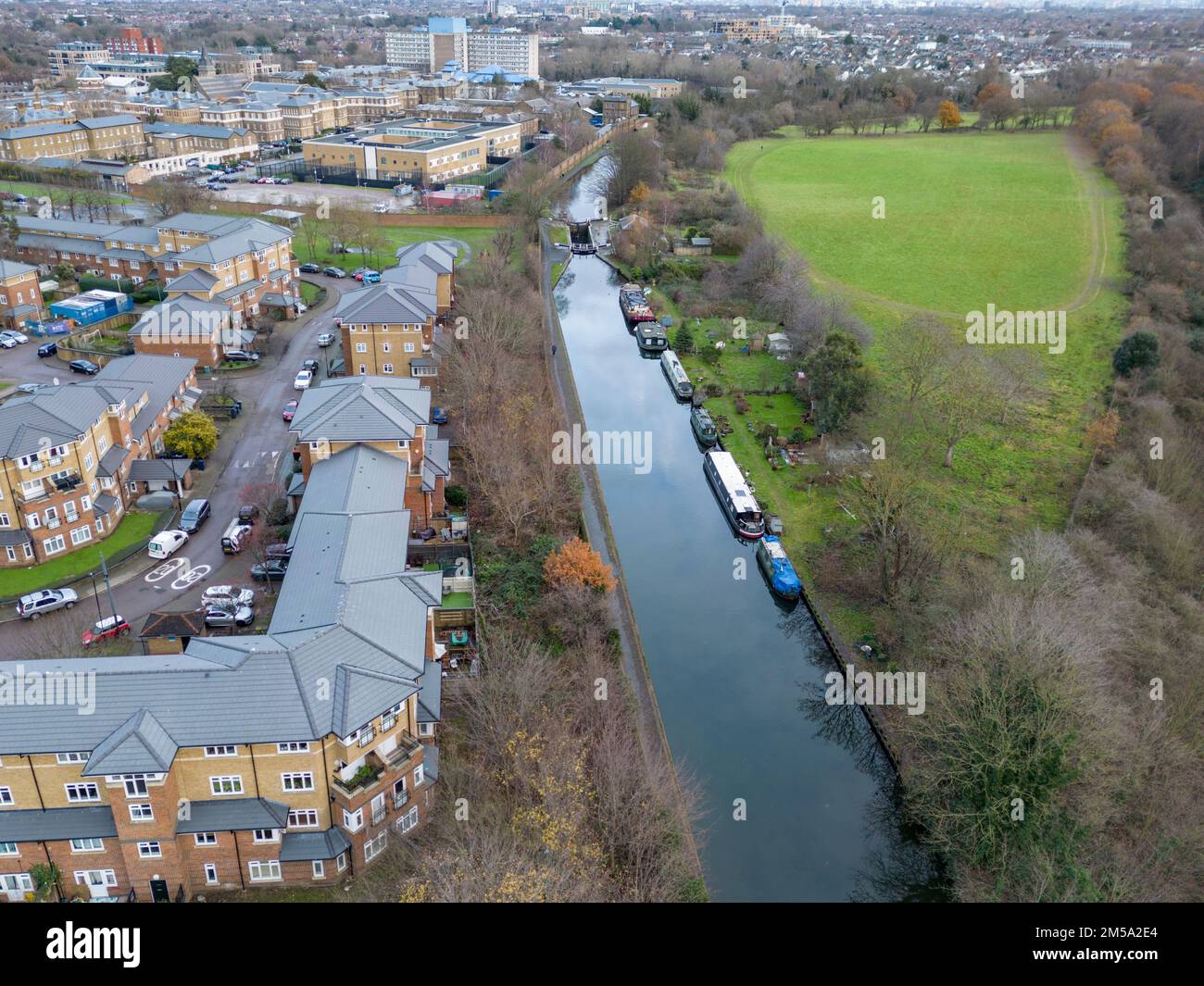Aerial view of the Grand Union Canal in Hanwell, west London, UK Stock ...