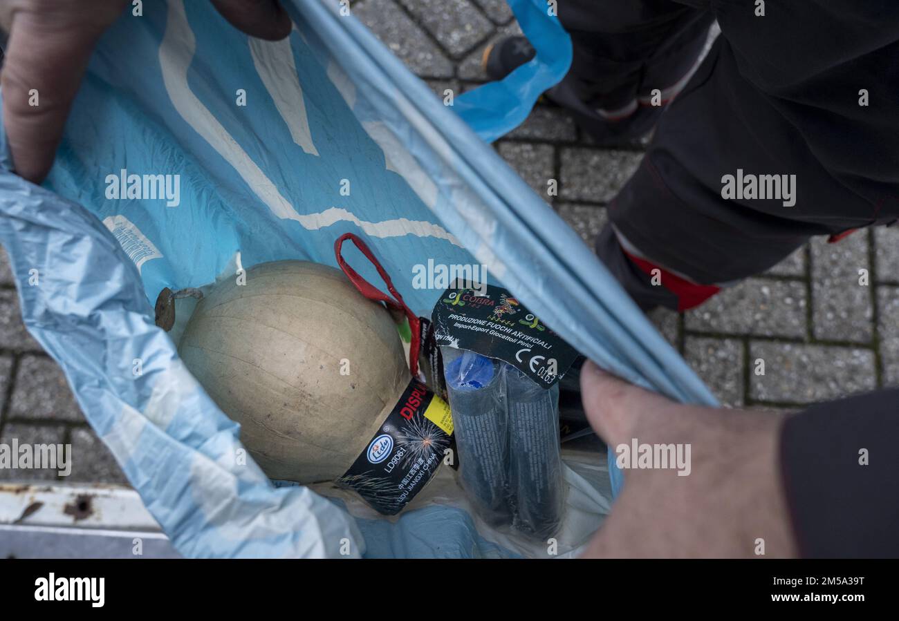 Fireworks delivery point hi-res stock photography and images - Alamy