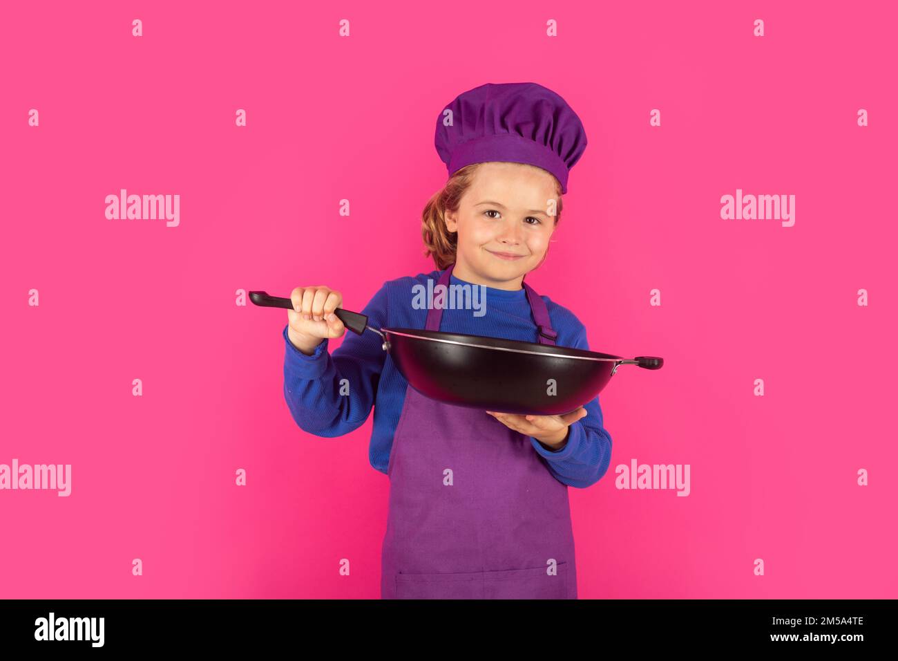 Kid cook with cooking pan. Cooking children. Chef kid boy making ...