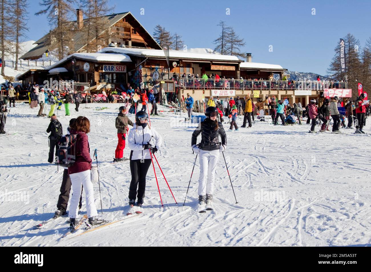 Front de neige du premier troncon de Chantemerle, France on December 27 ...