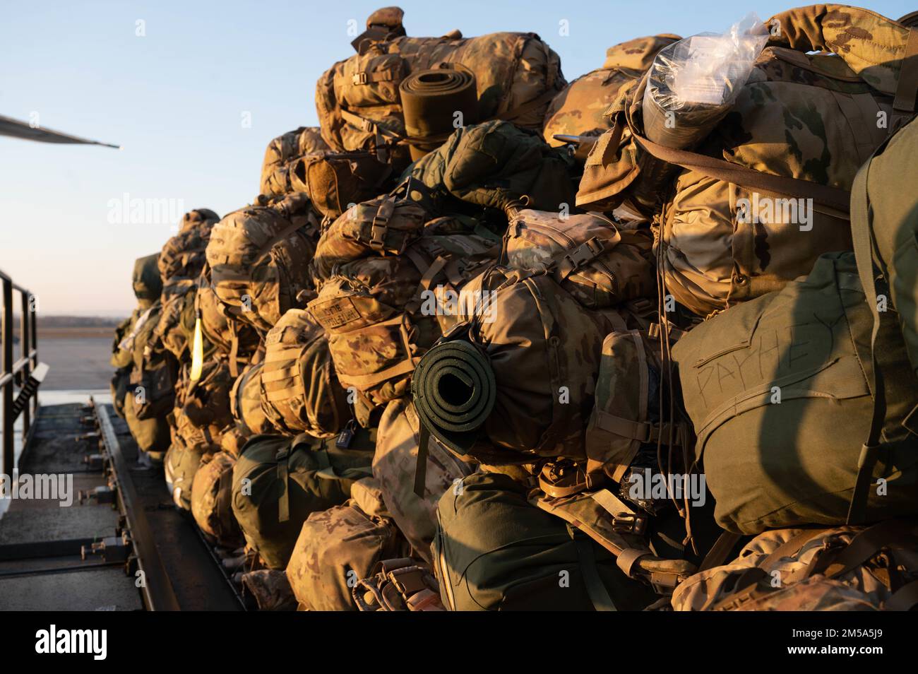 60k loader hi-res stock photography and images - Alamy