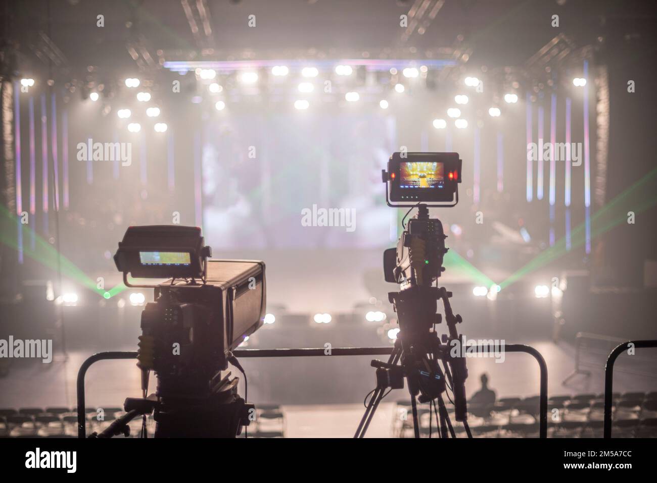 Live streaming setup hi-res stock photography and images - Alamy