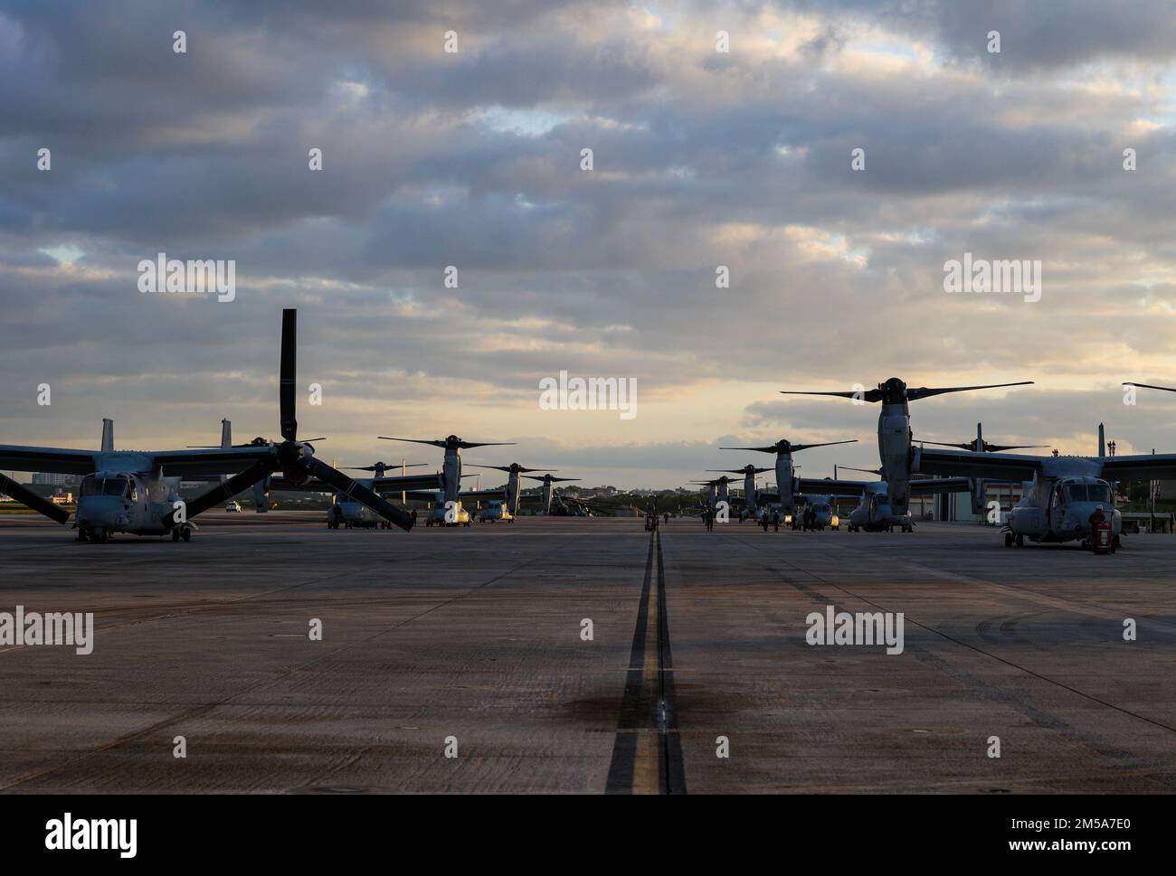 Mv 22 osprey aircrafts hi-res stock photography and images - Alamy