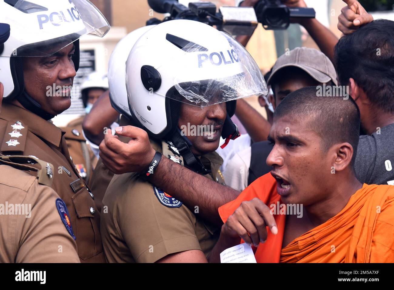 Colombo, Sri Lanka. 27th Dec, 2022. Buddhist Monks conversation with ...