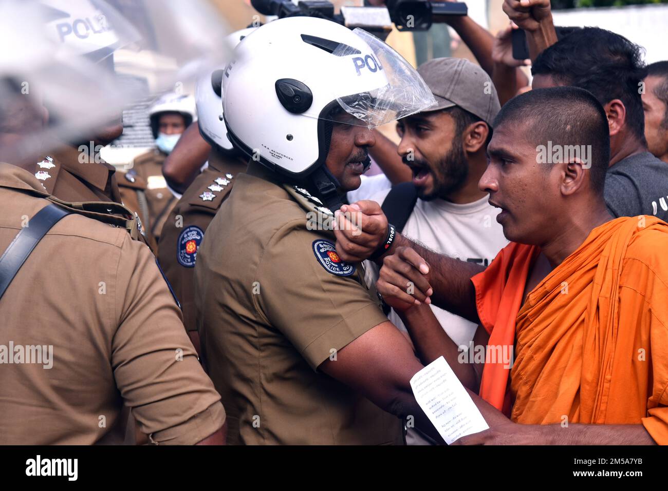 Colombo, Sri Lanka. 27th Dec, 2022. Buddhist Monks conversation with ...