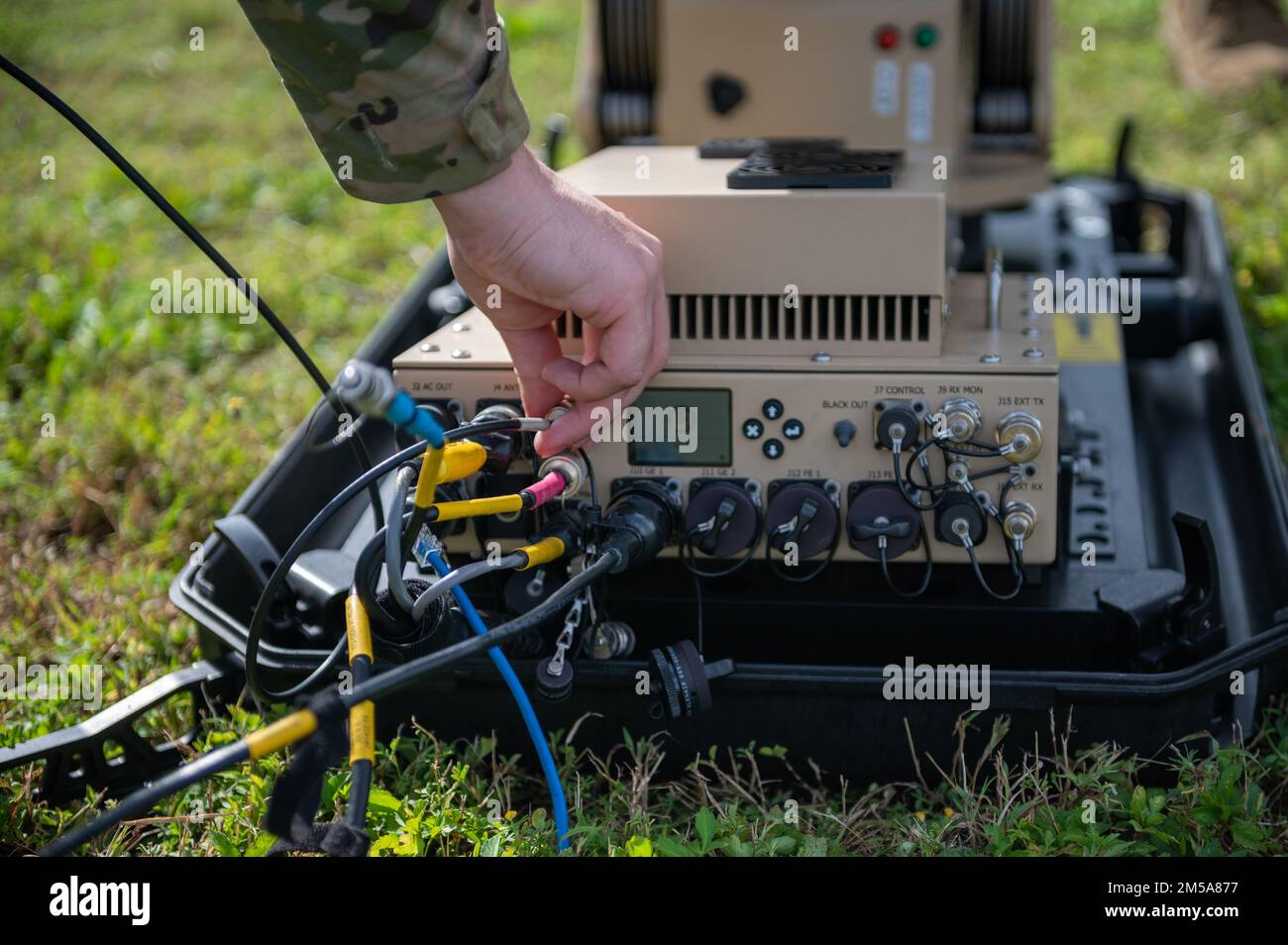 Internet satellite kit hi-res stock photography and images - Alamy