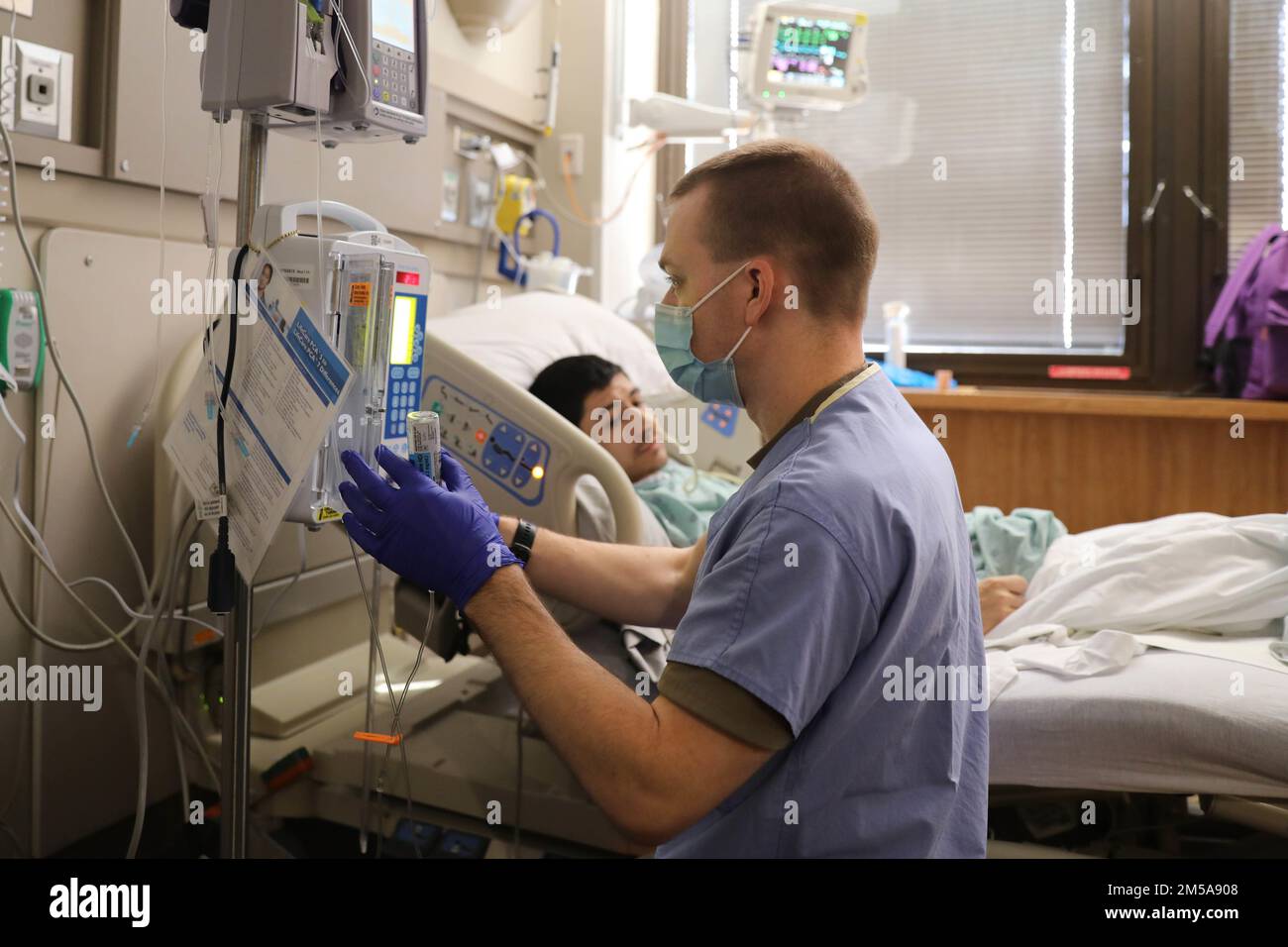 Patient controlled analgesia pump hi-res stock photography and images ...