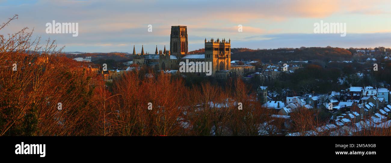 Medieval fortress durham castle hi-res stock photography and images - Alamy