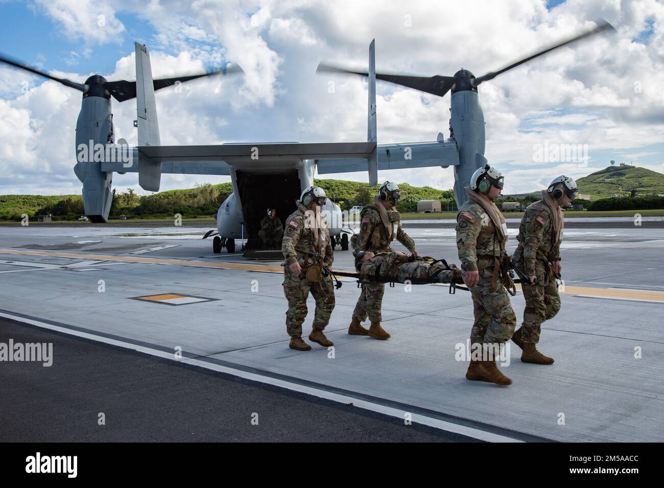 U.S. Soldiers with 8th Forward Resuscitation and Surgical Detachment (FRSD) perform Medical ...