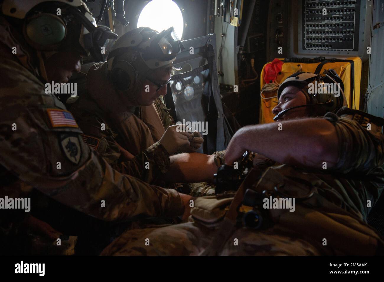 U.S. Soldiers with 8th Forward Resuscitation and Surgical Detachment ...
