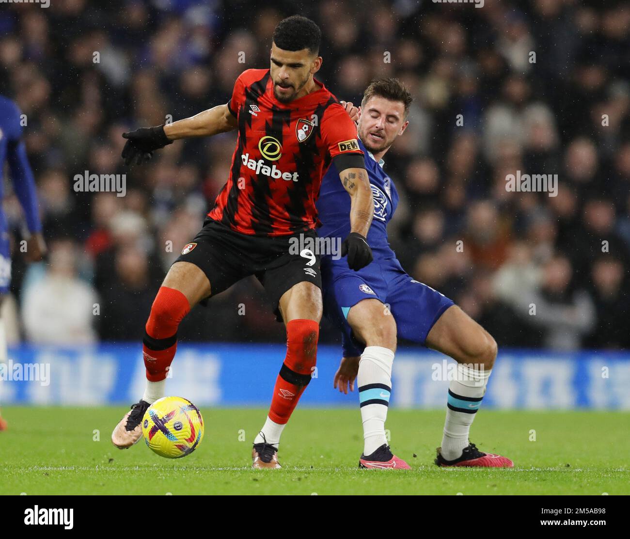 London, England, 27th December 2022. Mason Mount of Chelsea and Dominic ...