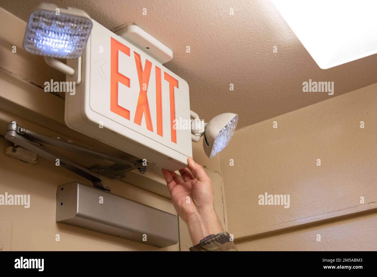 U.S. Air Force Staff Sgt. Kurtis Vandevender, a 1st Special Operations ...