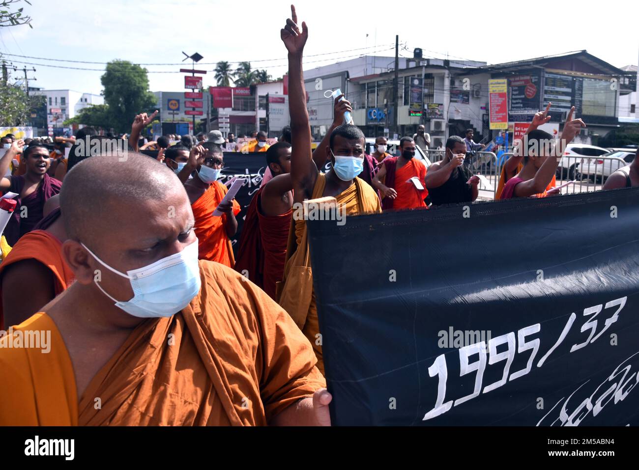 Colombo, Western Province, Sri Lanka. 27th Dec, 2022. Buddhist monks of ...