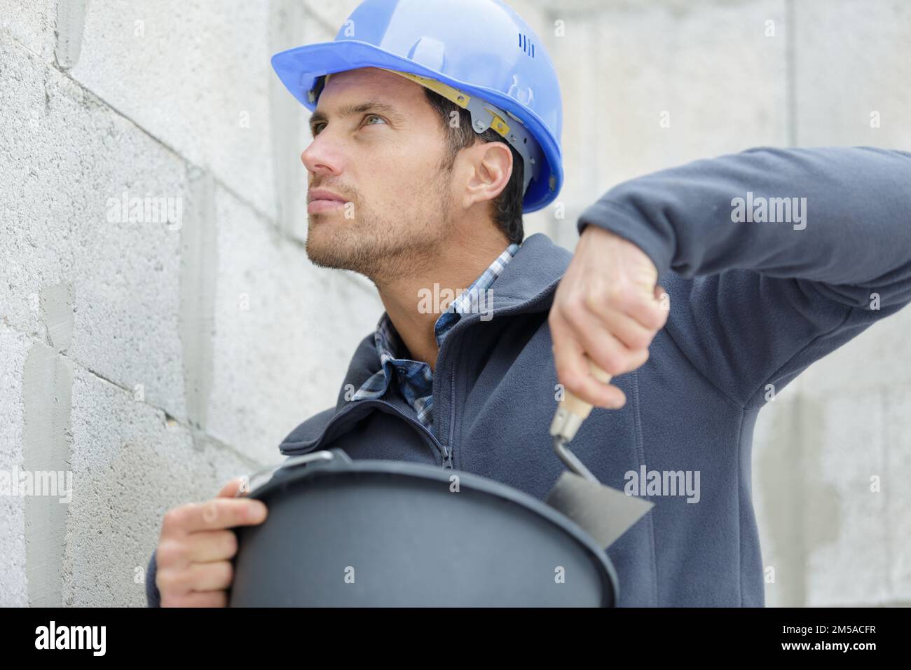 Working plaster hand master hi-res stock photography and images - Alamy