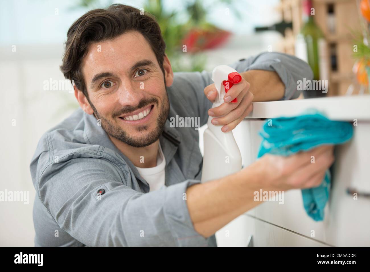 Person cleaning drawer hi-res stock photography and images - Alamy